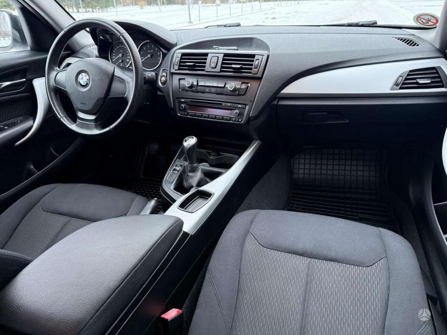 Balts BMW 114 2012 Panevēža, ar dzinēja tilpumu 1.60 L un nobraukumu 218 tūkst. km par 4900 €, foto 16 vietnē AUTOMOTO.COM.LV