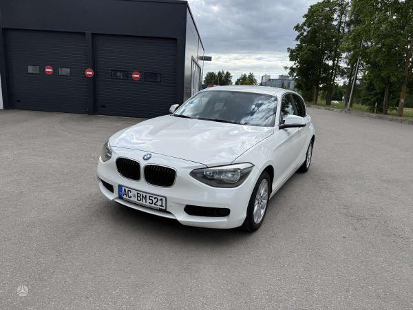 White BMW 114 2012 in Panevezys, with an engine capacity of 1.60 L and mileage of 218 thousand km for 4900 €, photo 4 on AUTOMOTO.COM.LV