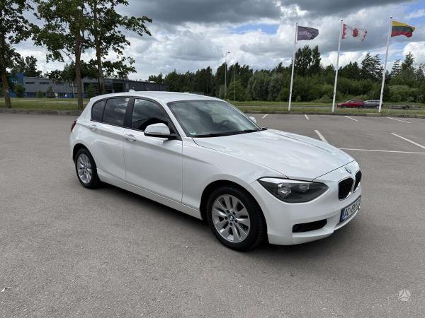 White BMW 114 2012 in Panevezys, with an engine capacity of 1.60 L and mileage of 218 thousand km for 4900 €, photo 5 on AUTOMOTO.COM.LV