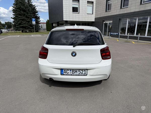 White BMW 114 2012 in Panevezys, with an engine capacity of 1.60 L and mileage of 218 thousand km for 4900 €, photo 8 on AUTOMOTO.COM.LV