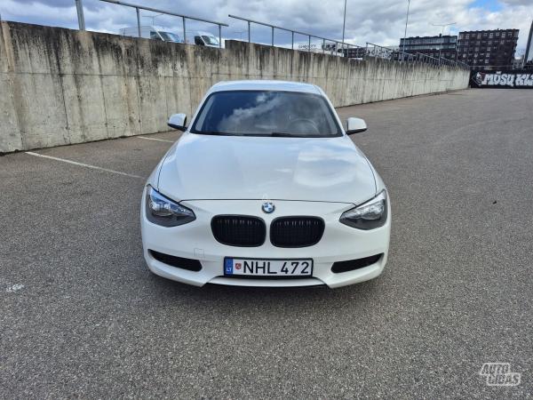 White BMW 114 2013 in Vilnius, with an engine capacity of 1.60 L and mileage of 216 thousand km for 5600 €, photo 1 on AUTOMOTO.COM.LV