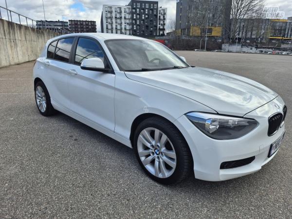 White BMW 114 2013 in Vilnius, with an engine capacity of 1.60 L and mileage of 216 thousand km for 5600 €, photo 6 on AUTOMOTO.COM.LV
