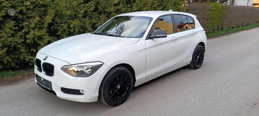White BMW 114 2014 in Kaunas, with an engine capacity of 1.60 L and mileage of 204 thousand km for 5399 €, photo 1 on AUTOMOTO.COM.LV