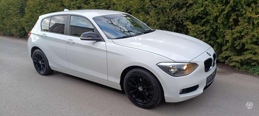 White BMW 114 2014 in Kaunas, with an engine capacity of 1.60 L and mileage of 204 thousand km for 5399 €, photo 5 on AUTOMOTO.COM.LV
