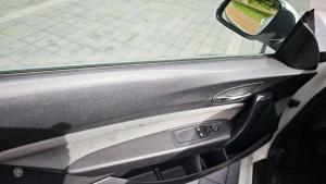 White BMW 114 2014 in Marijampole, with an engine capacity of 1.60 L and mileage of 154 thousand km for 5450 €, photo 12 on AUTOMOTO.COM.LV