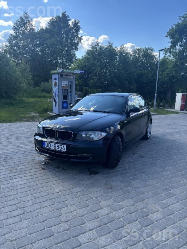 Melns BMW 116 2009 Madona, ar dzinēja tilpumu 2.00 L un nobraukumu 273 tūkst. km par 2500 €, foto 1 vietnē AUTOMOTO.COM.LV