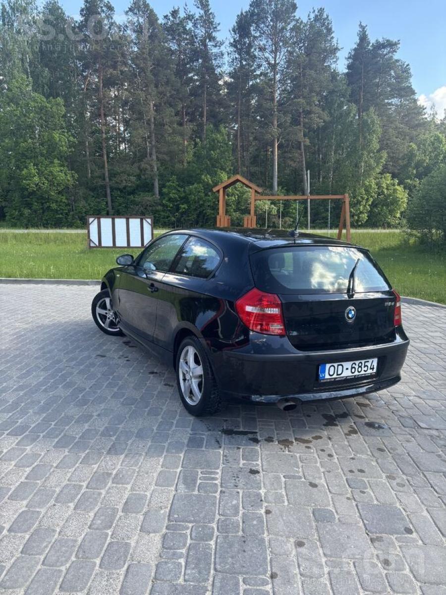 Melns BMW 116 2009 Madona, ar dzinēja tilpumu 2.00 L un nobraukumu 273 tūkst. km par 2500 €, foto 3 vietnē AUTOMOTO.COM.LV