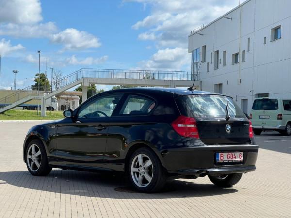Black BMW 116 2009 in Riga, with an engine capacity of 2.00 L and mileage of 273 thousand km for 3200 €, photo 2 on AUTOMOTO.COM.LV