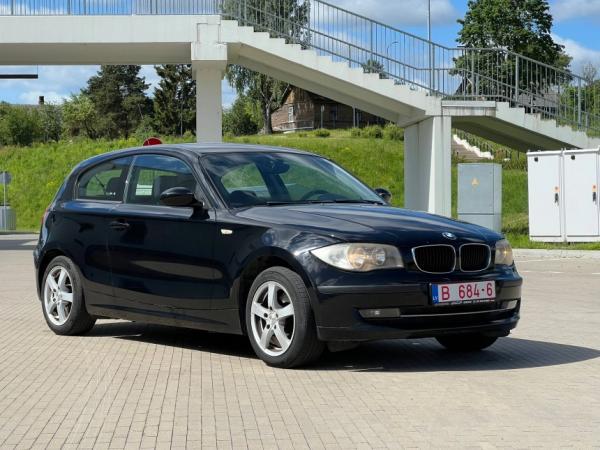 Black BMW 116 2009 in Riga, with an engine capacity of 2.00 L and mileage of 273 thousand km for 3200 €, photo 4 on AUTOMOTO.COM.LV