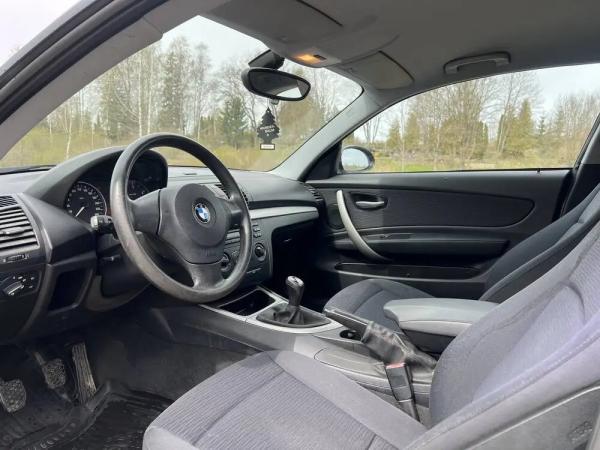 Melns BMW 116 2009 Rēzekne, ar dzinēja tilpumu 2.00 L un nobraukumu 273 tūkst. km par 2500 €, foto 8 vietnē AUTOMOTO.COM.LV