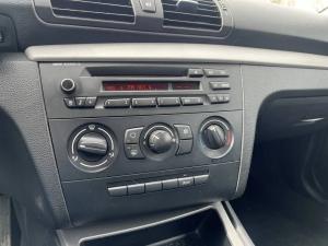 Black BMW 116 2009 in Rezekne, with an engine capacity of 2.00 L and mileage of 273 thousand km for 2500 €, photo 10 on AUTOMOTO.COM.LV