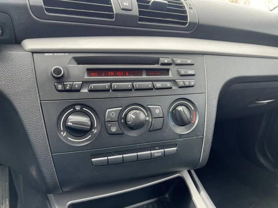 Black BMW 116 2009 in Rezekne, with an engine capacity of 2.00 L and mileage of 273 thousand km for 2500 €, photo 10 on AUTOMOTO.COM.LV