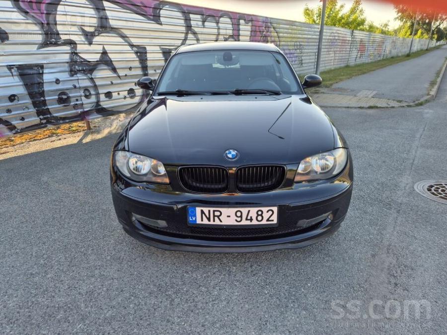 Melns BMW 116 2010 Rīga, ar dzinēja tilpumu 2.00 L un nobraukumu 274 tūkst. km par 3500 €, foto 3 vietnē AUTOMOTO.COM.LV