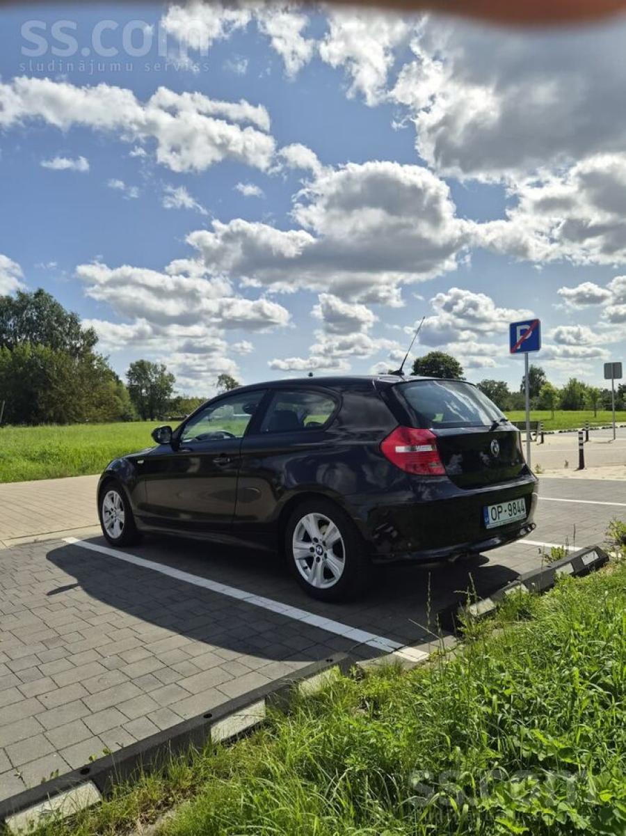 Melns BMW 116 2012 Rīga, ar dzinēja tilpumu 2.00 L un nobraukumu 144 tūkst. km par 4500 €, foto 4 vietnē AUTOMOTO.COM.LV