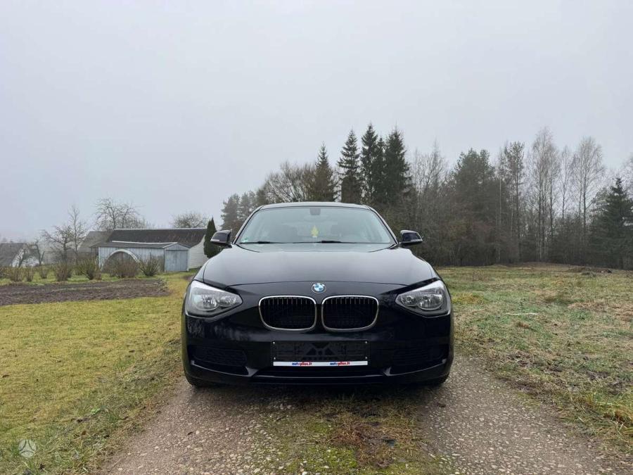Melns BMW 116 2013 Utena, ar dzinēja tilpumu 1.60 L un nobraukumu 157 tūkst. km par 4650 €, foto 6 vietnē AUTOMOTO.COM.LV