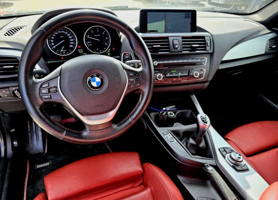 Melns BMW 116 2013 Tauragė, ar dzinēja tilpumu 1.60 L un nobraukumu 259 tūkst. km par 4900 €, foto 13 vietnē AUTOMOTO.COM.LV