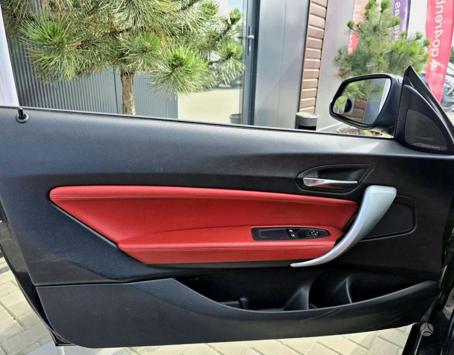 Melns BMW 116 2013 Tauragė, ar dzinēja tilpumu 1.60 L un nobraukumu 259 tūkst. km par 4900 €, foto 25 vietnē AUTOMOTO.COM.LV