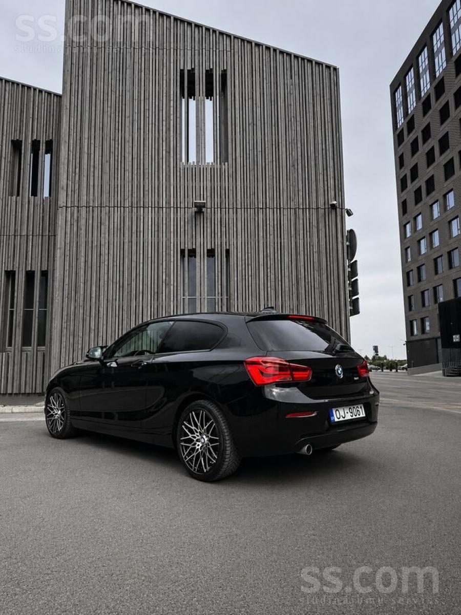 Black BMW 116 2015 in Riga, with an engine capacity of 1.50 L and mileage of 138 thousand km for 8100 €, photo 3 on AUTOMOTO.COM.LV