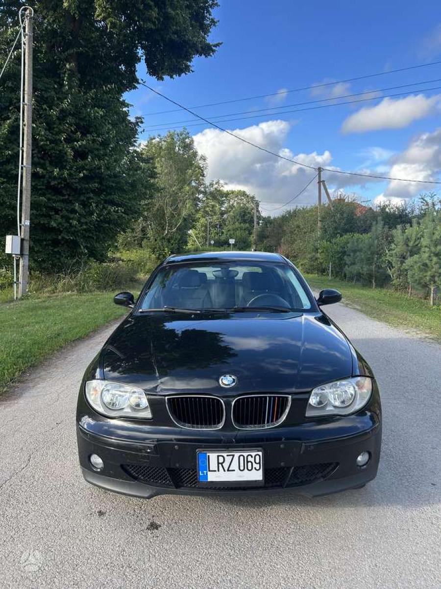 Black BMW 116 2004 in Klaipeda, with an engine capacity of 1.60 L and mileage of 216 thousand km for 1900 €, photo 3 on AUTOMOTO.COM.LV