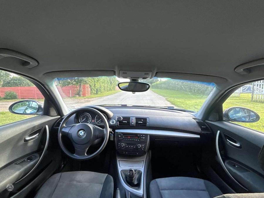 Black BMW 116 2004 in Klaipeda, with an engine capacity of 1.60 L and mileage of 216 thousand km for 1900 €, photo 6 on AUTOMOTO.COM.LV