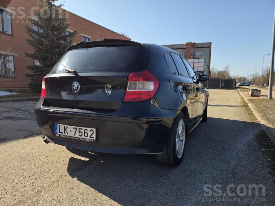 Melns BMW 116 2004 Jēkabpils, ar dzinēja tilpumu 1.60 L un nobraukumu 243 tūkst. km par 1550 €, foto 4 vietnē AUTOMOTO.COM.LV