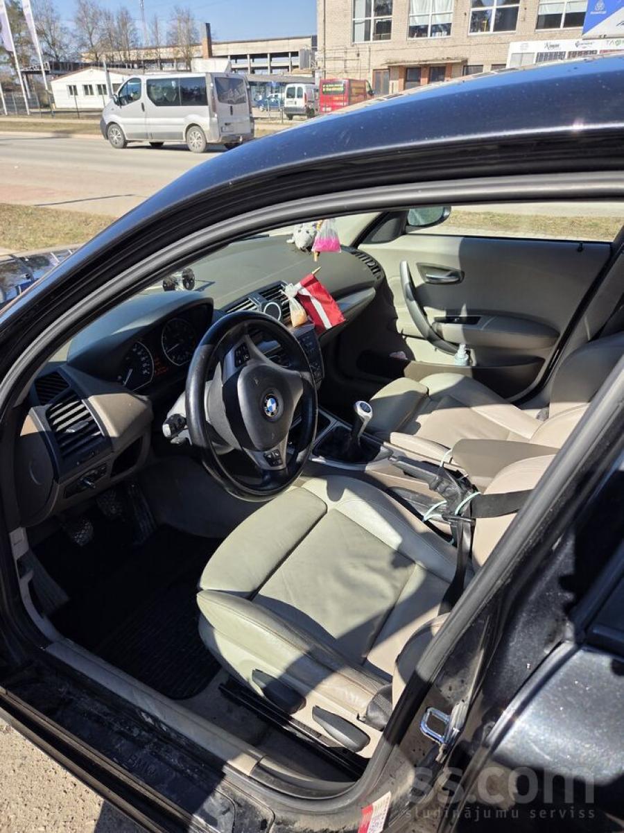 Melns BMW 116 2004 Jēkabpils, ar dzinēja tilpumu 1.60 L un nobraukumu 243 tūkst. km par 1550 €, foto 6 vietnē AUTOMOTO.COM.LV