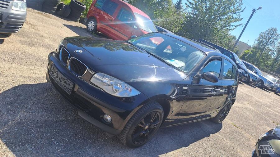 Black BMW 116 2005 in Vilnius, with an engine capacity of 1.60 L and mileage of 215 thousand km for 1550 €, photo 8 on AUTOMOTO.COM.LV