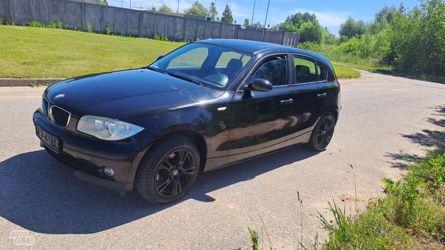 Black BMW 116 2005 in Vilnius, with an engine capacity of 1.60 L and mileage of 215 thousand km for 1550 €, photo 9 on AUTOMOTO.COM.LV