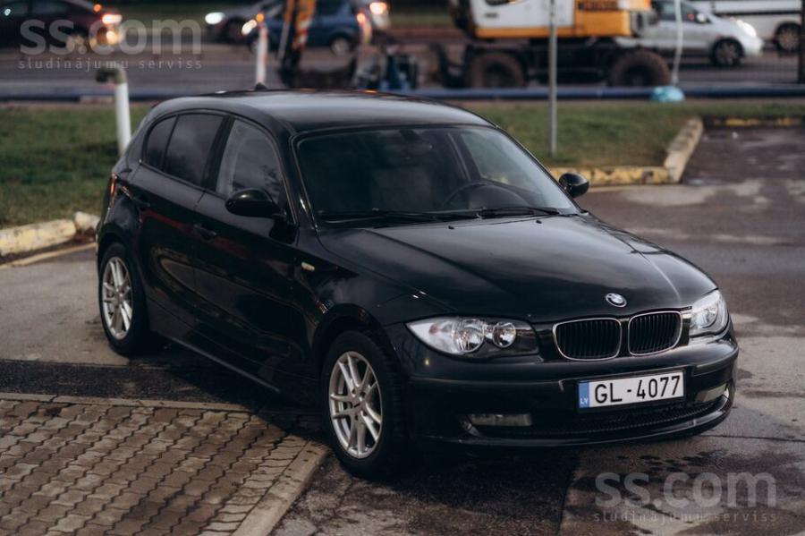 Black BMW 116 2005 in Riga, with an engine capacity of 1.60 L and mileage of 140 thousand km for 2390 €, photo 22 on AUTOMOTO.COM.LV