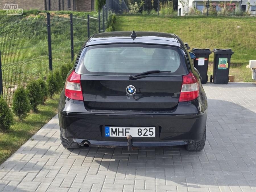 Melns BMW 116 2005 Elektrėnai, ar dzinēja tilpumu 1.60 L un nobraukumu 288 tūkst. km par 1300 €, foto 5 vietnē AUTOMOTO.COM.LV