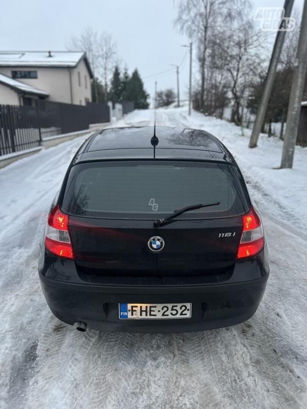 Melns BMW 116 2005 Viļņa, ar dzinēja tilpumu 1.60 L un nobraukumu 250 tūkst. km par 1200 €, foto 3 vietnē AUTOMOTO.COM.LV
