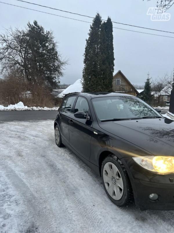 Melns BMW 116 2005 Viļņa, ar dzinēja tilpumu 1.60 L un nobraukumu 250 tūkst. km par 1200 €, foto 5 vietnē AUTOMOTO.COM.LV