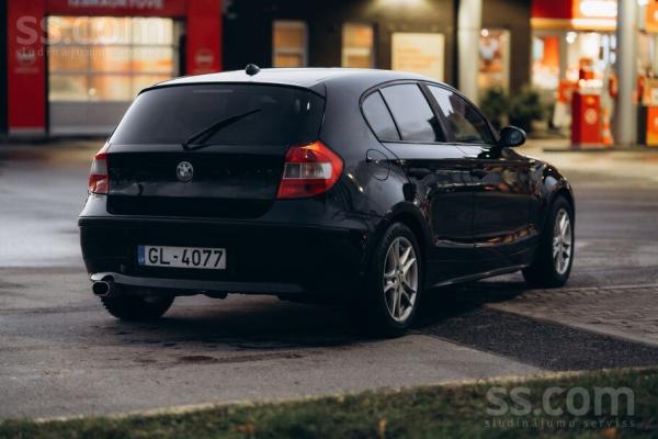 Black BMW 116 2005 in Riga, with an engine capacity of 1.60 L and mileage of 140 thousand km for 1999 €, photo 6 on AUTOMOTO.COM.LV