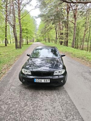 Melns BMW 116 2005 Kauņa, ar dzinēja tilpumu 1.60 L un nobraukumu 227 tūkst. km par 2700 €, foto  vietnē AUTOMOTO.COM.LV