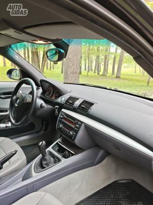 Black BMW 116 2005 in Kaunas, with an engine capacity of 1.60 L and mileage of 227 thousand km for 2700 €, photo 16 on AUTOMOTO.COM.LV