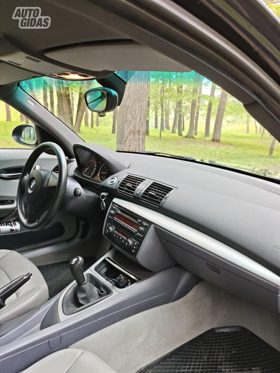 Black BMW 116 2005 in Kaunas, with an engine capacity of 1.60 L and mileage of 227 thousand km for 2700 €, photo 16 on AUTOMOTO.COM.LV