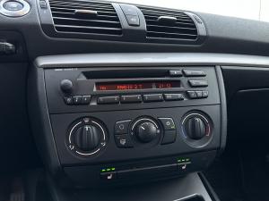 Melns BMW 116 2005 Tallina, ar dzinēja tilpumu 1.60 L un nobraukumu 307 tūkst. km par 2400 €, foto 7 vietnē AUTOMOTO.COM.LV