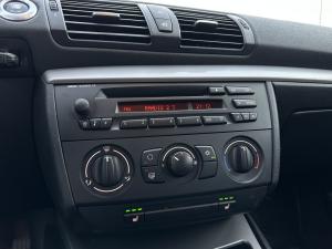 Melns BMW 116 2005 Tallina, ar dzinēja tilpumu 1.60 L un nobraukumu 307 tūkst. km par 2400 €, foto 17 vietnē AUTOMOTO.COM.LV