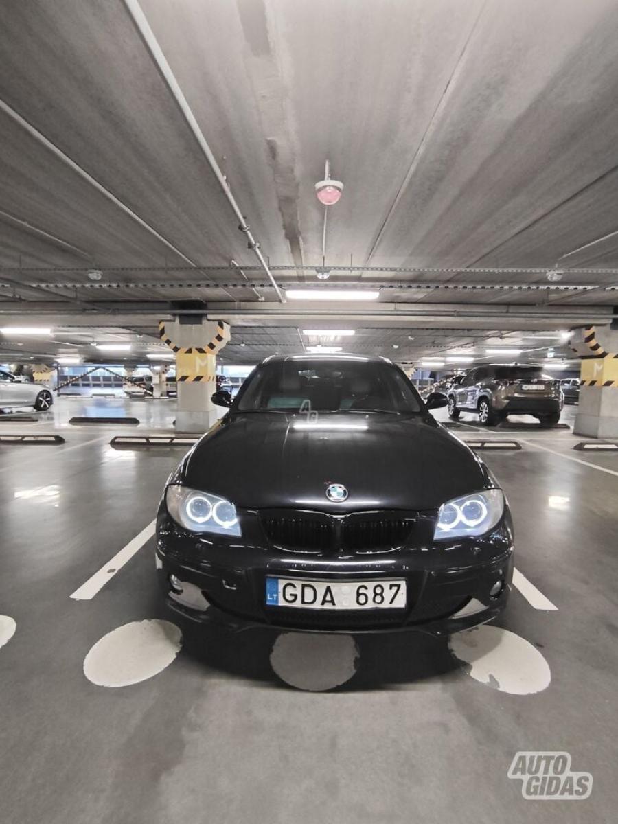 Melns BMW 116 2005 Kauņa, ar dzinēja tilpumu 1.60 L un nobraukumu 230 tūkst. km par 2600 €, foto 6 vietnē AUTOMOTO.COM.LV