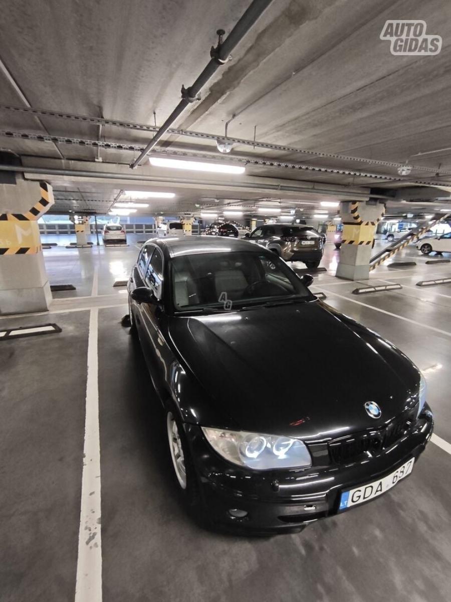 Melns BMW 116 2005 Kauņa, ar dzinēja tilpumu 1.60 L un nobraukumu 230 tūkst. km par 2600 €, foto 12 vietnē AUTOMOTO.COM.LV
