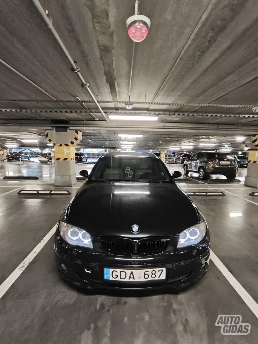 Melns BMW 116 2005 Kauņa, ar dzinēja tilpumu 1.60 L un nobraukumu 230 tūkst. km par 2600 €, foto 14 vietnē AUTOMOTO.COM.LV