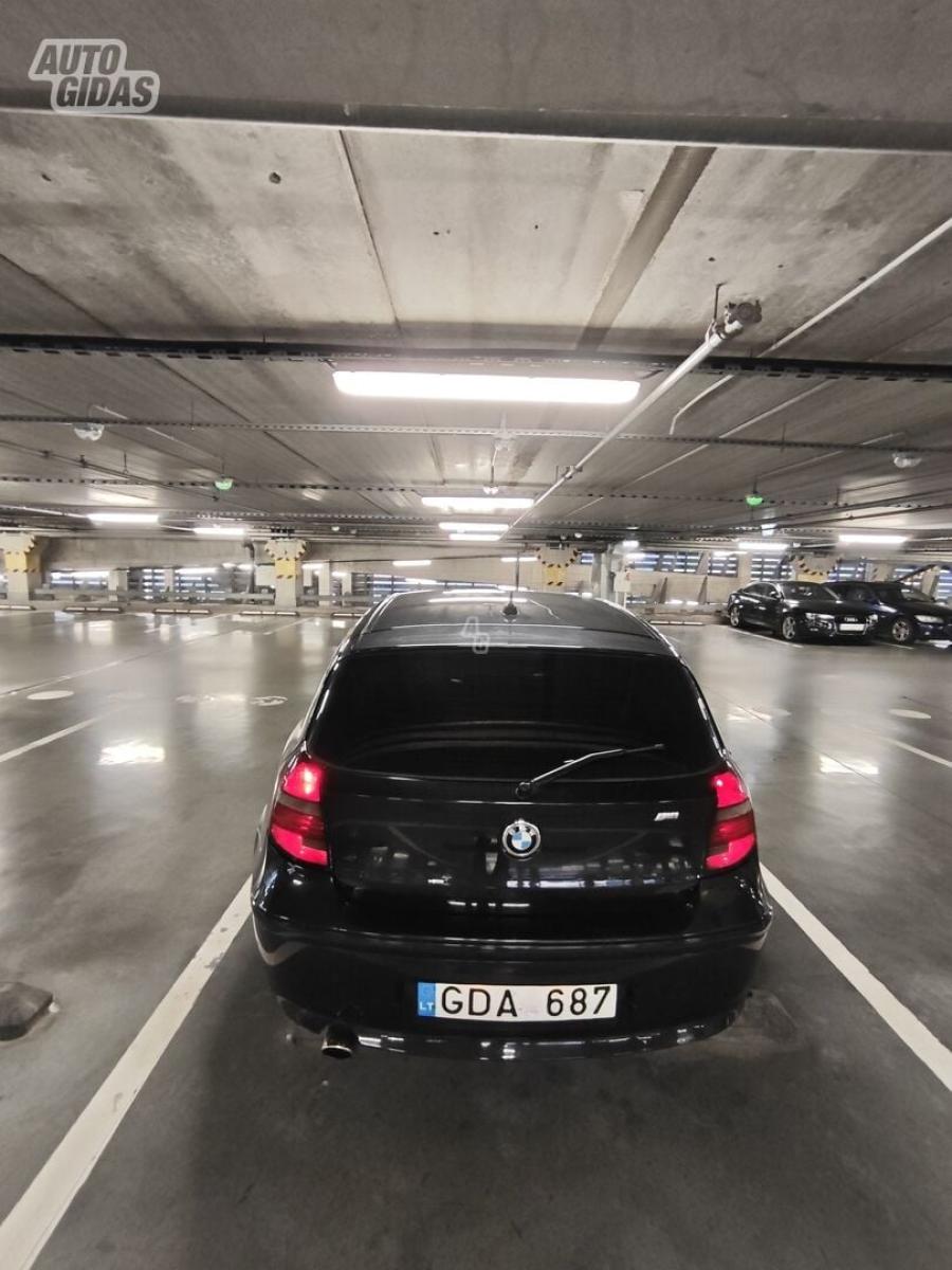 Melns BMW 116 2005 Kauņa, ar dzinēja tilpumu 1.60 L un nobraukumu 230 tūkst. km par 2600 €, foto 15 vietnē AUTOMOTO.COM.LV