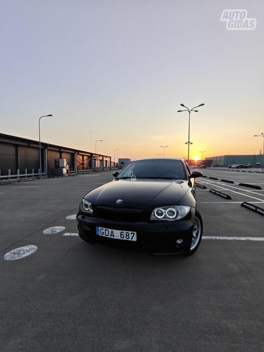 Melns BMW 116 2005 Kauņa, ar dzinēja tilpumu 1.60 L un nobraukumu 230 tūkst. km par 2600 €, foto 18 vietnē AUTOMOTO.COM.LV