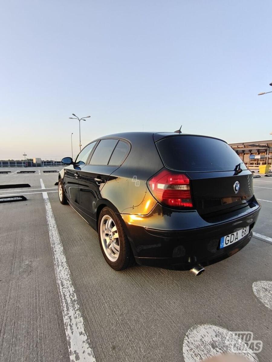 Melns BMW 116 2005 Kauņa, ar dzinēja tilpumu 1.60 L un nobraukumu 230 tūkst. km par 2600 €, foto 19 vietnē AUTOMOTO.COM.LV