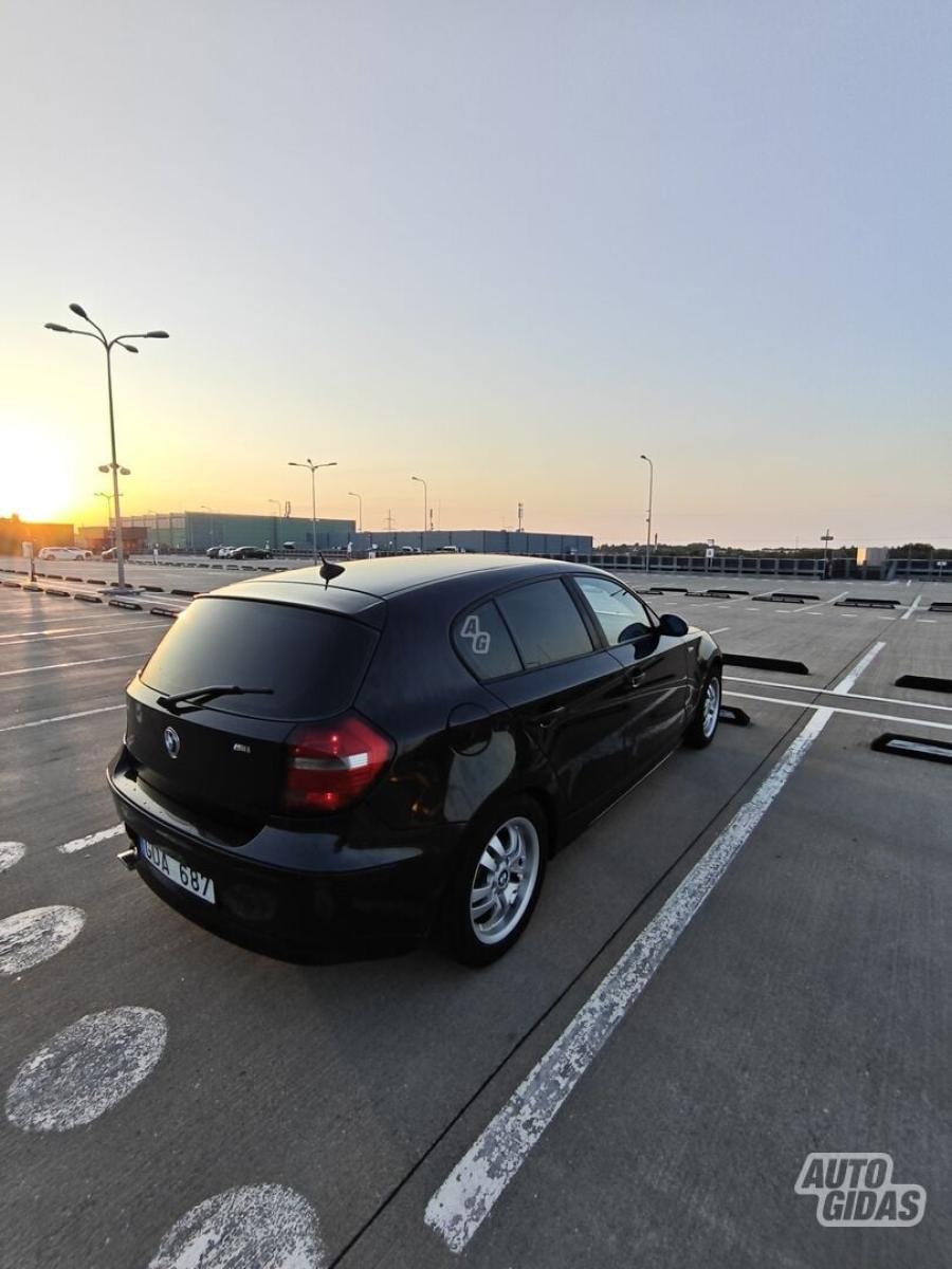 Melns BMW 116 2005 Kauņa, ar dzinēja tilpumu 1.60 L un nobraukumu 230 tūkst. km par 2600 €, foto 22 vietnē AUTOMOTO.COM.LV