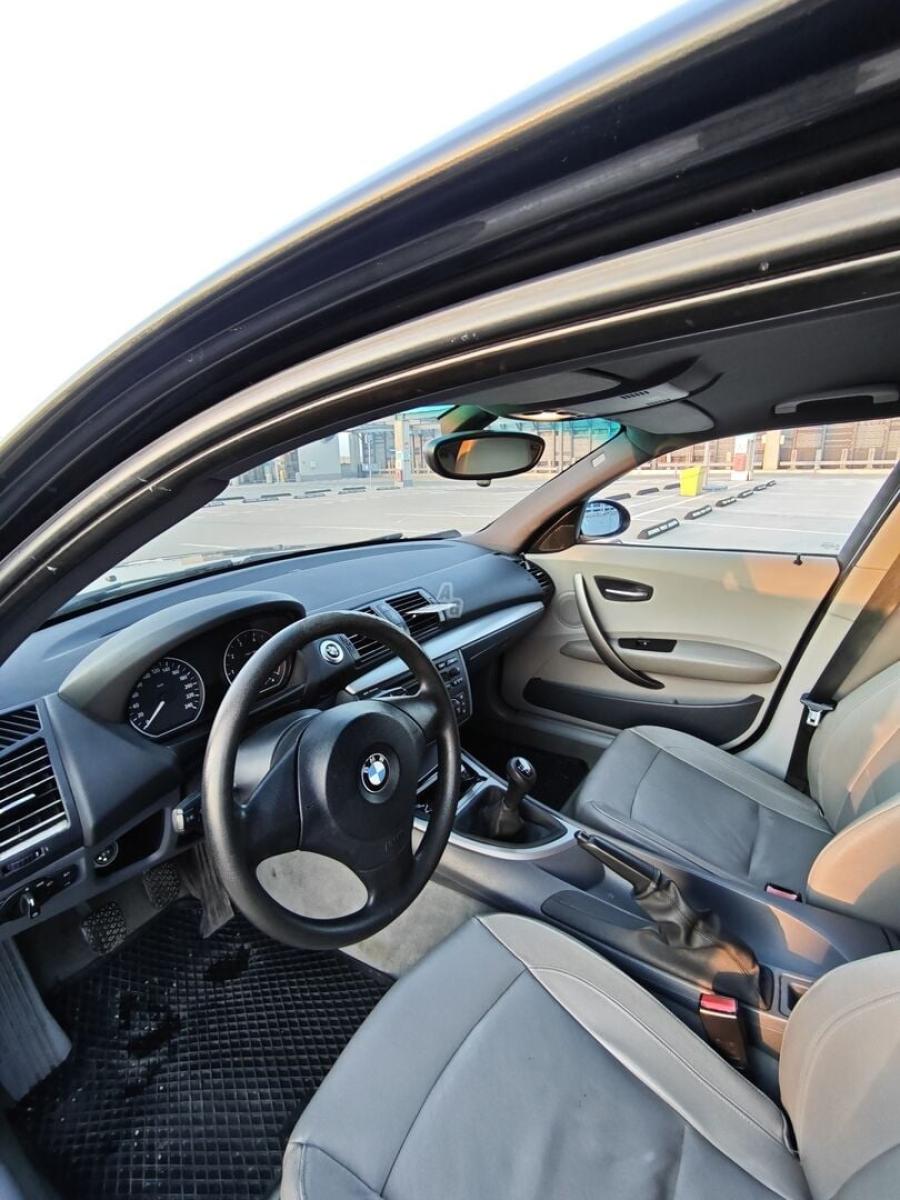 Melns BMW 116 2005 Kauņa, ar dzinēja tilpumu 1.60 L un nobraukumu 230 tūkst. km par 2600 €, foto 29 vietnē AUTOMOTO.COM.LV
