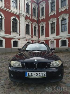 Melns BMW 116 2005 Jelgava, ar dzinēja tilpumu 1.60 L un nobraukumu 221 tūkst. km par 2000 €, foto  vietnē AUTOMOTO.COM.LV