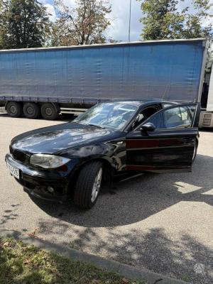 Черный БМВ 116 2005 в Вильнюс, объемом двигателя 1.60 л и пробегом 349 тыс. км за 2230 €, фото 3 на AUTOMOTO.COM.LV