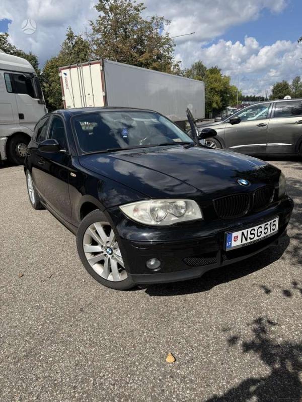 BMW 116 2005 Viļņa vietnē Melns BMW 116 2005 Viļņa, ar dzinēja tilpumu 1.60 L un nobraukumu 349 tūkst. km par 2230 €, foto 4 vietnē AUTOMOTO.COM.LV