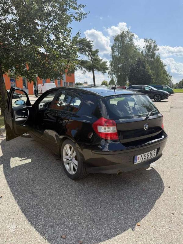 BMW 116 2005 Viļņa vietnē Melns BMW 116 2005 Viļņa, ar dzinēja tilpumu 1.60 L un nobraukumu 349 tūkst. km par 2230 €, foto 5 vietnē AUTOMOTO.COM.LV